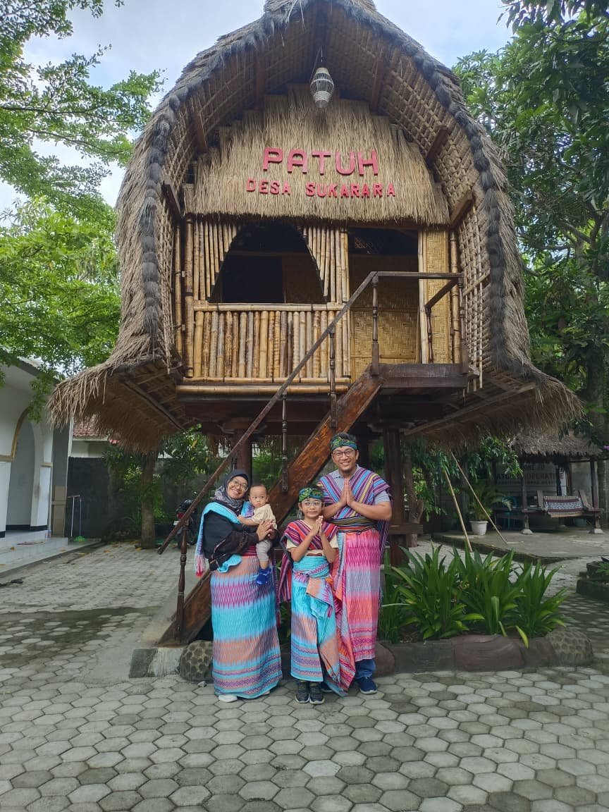 Bale Lombok Travelin - Paket Tur & Wisata Lombok